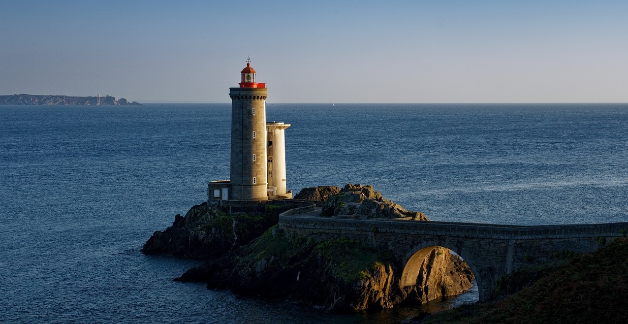 ¿Cómo funcionan los faros?: Explicación para niños - ¡A aprender!